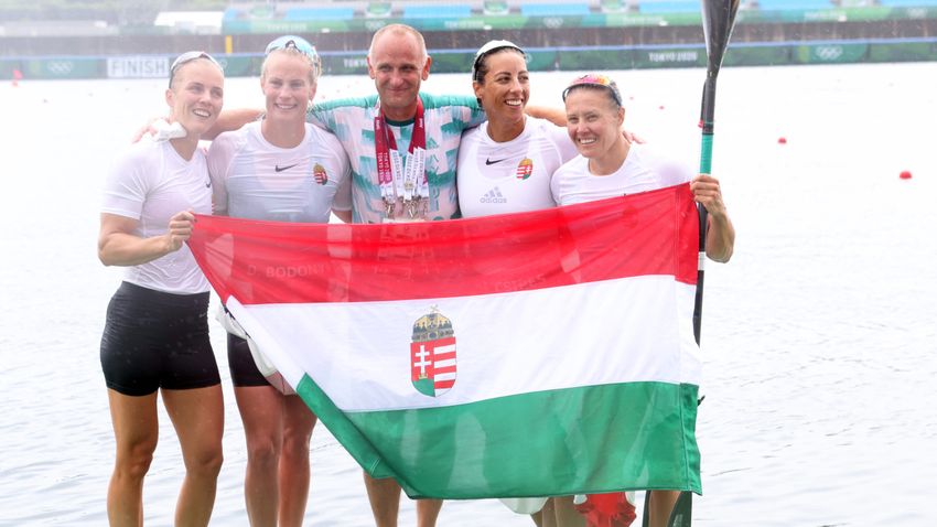 SZOLJON - Első olimpiai bajnoki címét szerezte a kajaknégyessel a ...