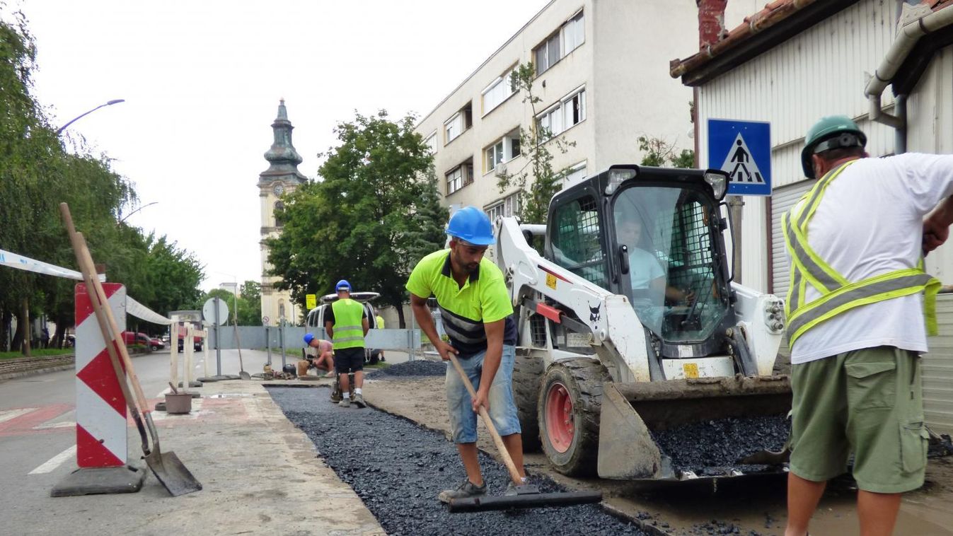 SZOLJON - Megkezdődött a 32-es út városi szakaszának felújítása
