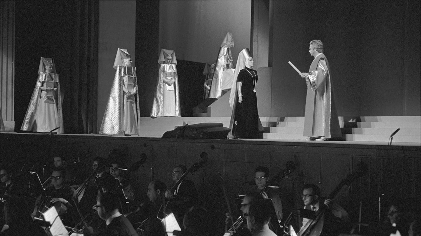 SZOLJON - Elárverezik a Bécsi Állami Operaház legendás jelmezeit