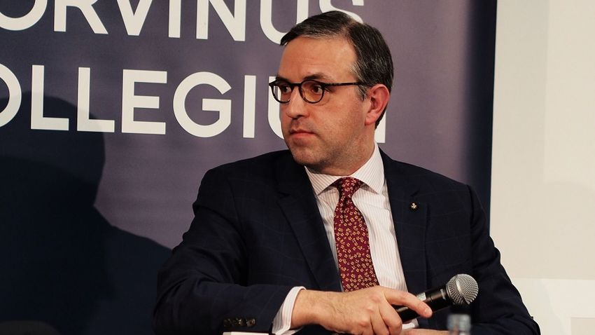 SZOLJON - Gladden Pappin: a magyar családpolitikát a tengerentúlon is ...