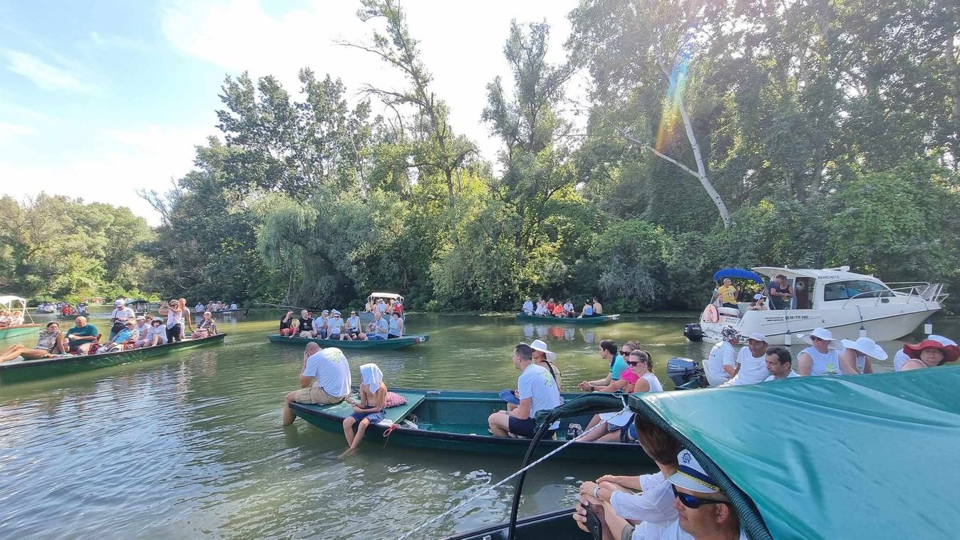 A Tour D’Operán nyeregbe pattantak, a Boat D’Operán pedig hajóba ültek ...