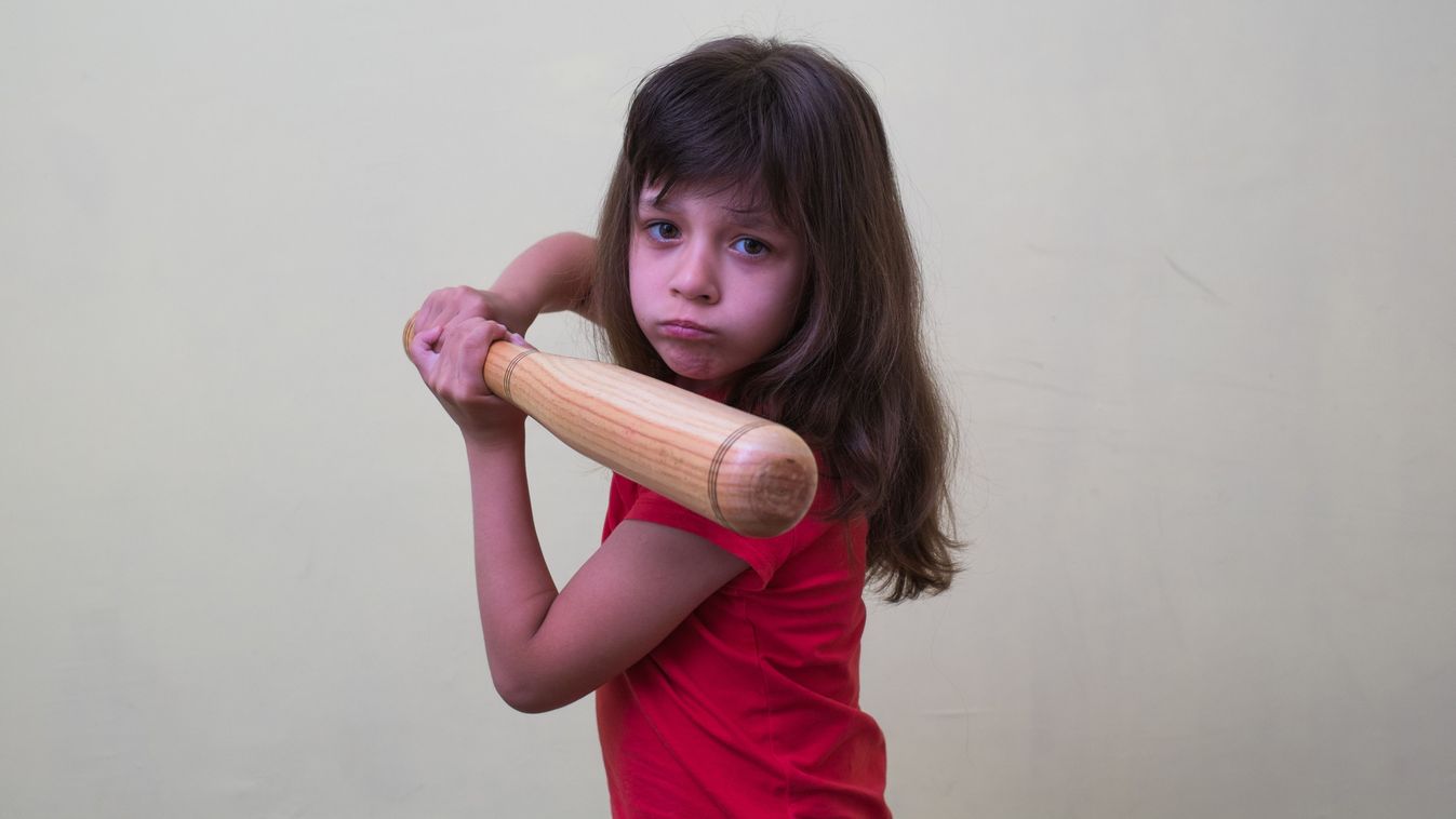 8 éves hős: bátor kislány futamította meg a verekedő bolti rablót (videó)