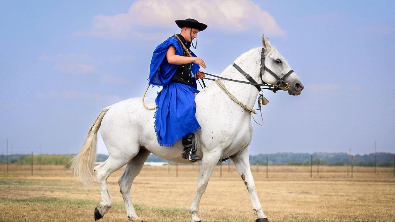 Szüreti felvonulás tartottak Tiszaföldváron