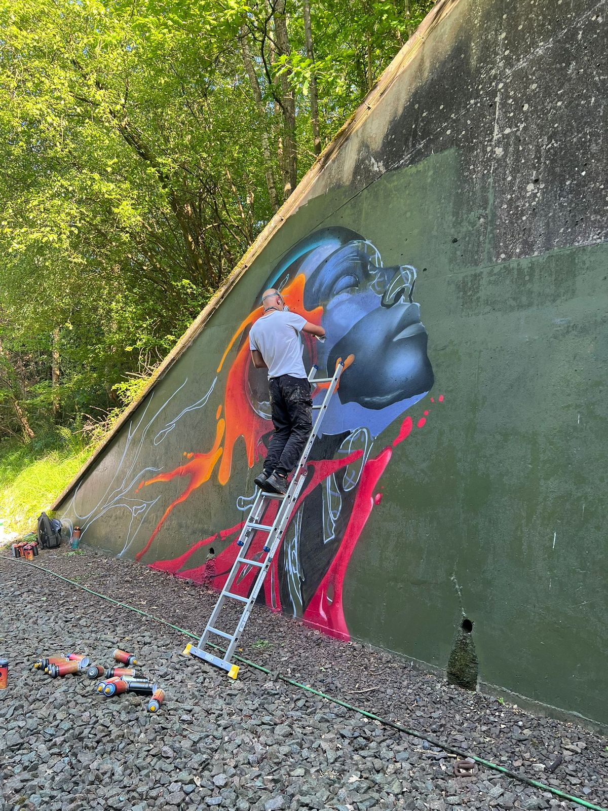 Szolnoki street artist: Illés Ádám meghódította Britanniát