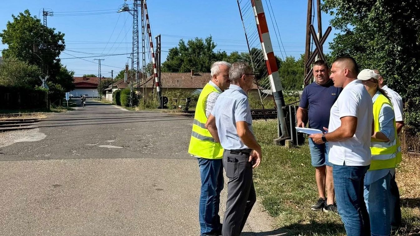 Megújul a tiszafüredi úti vasúti átjáró