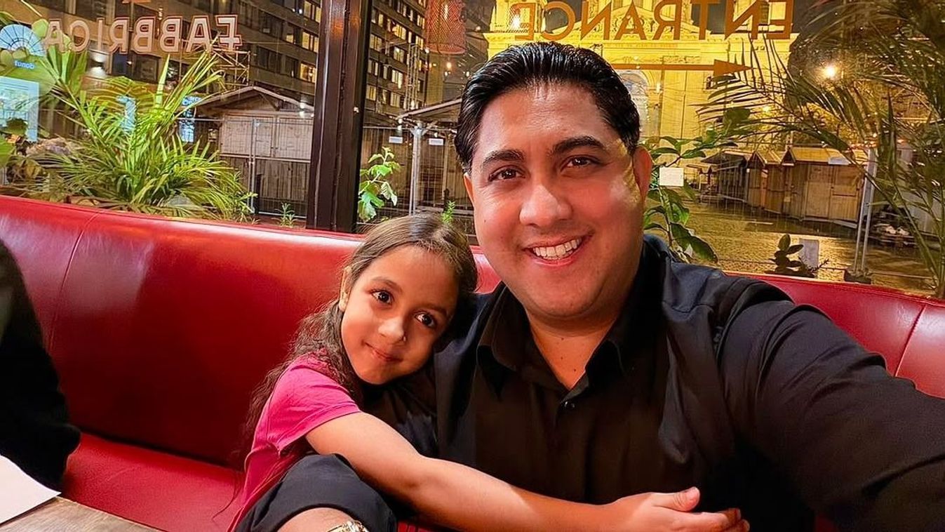 Kis Grófo Budapesten járt lányával