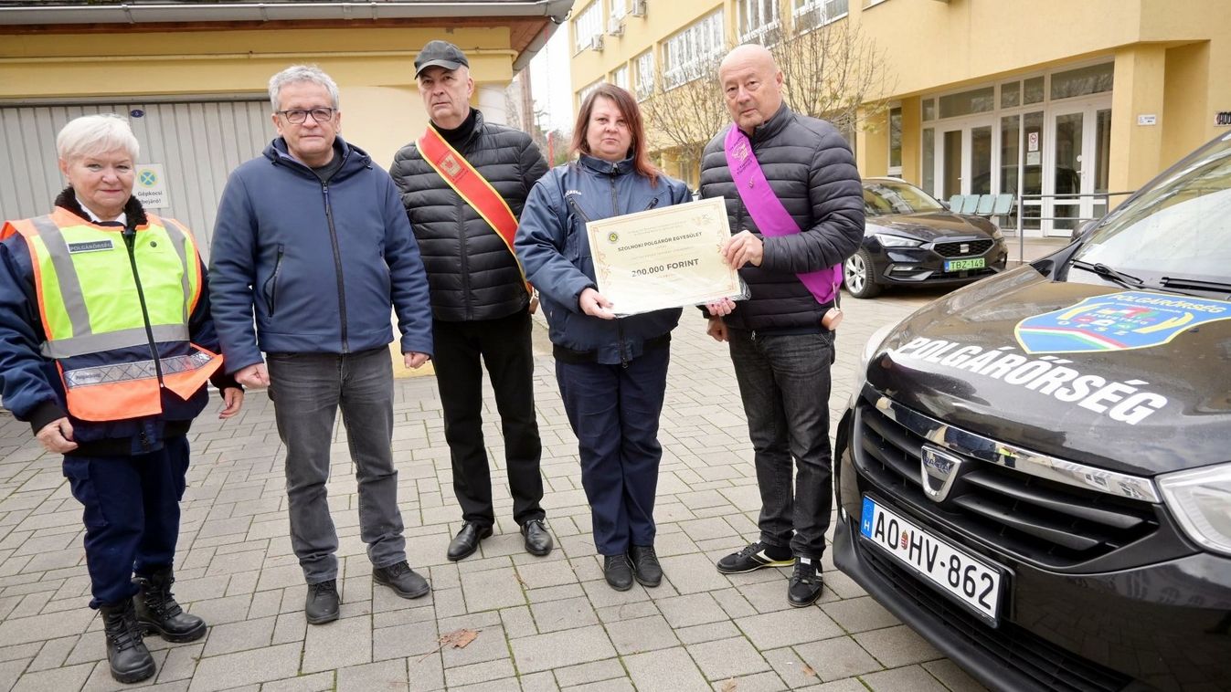 Escoffier adomány: 200 ezer forintot kaptak a szolnoki polgárőrök