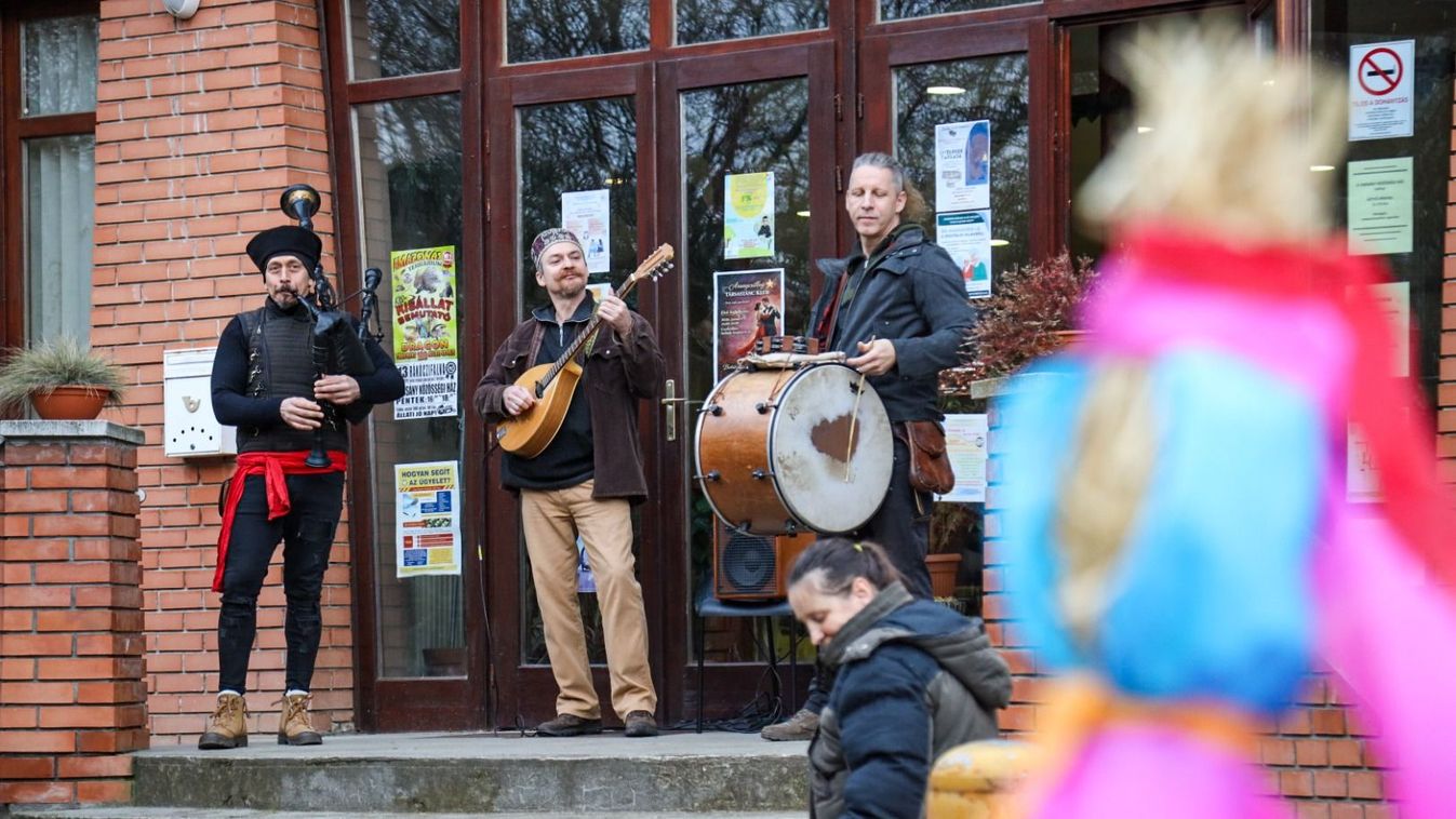 Lángba borult a farsang Rákóczifalván: így űzték el a telet ...