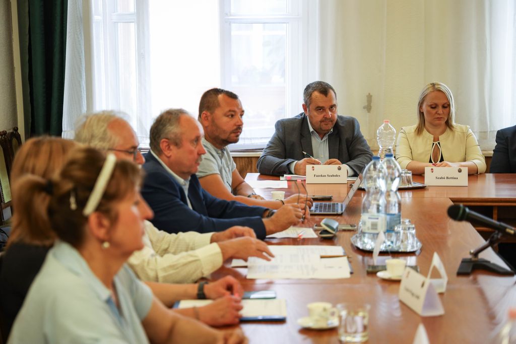 Soron kívüli ülést tartott a Jász-Nagykun-Szolnok vármegyei közgyűlés