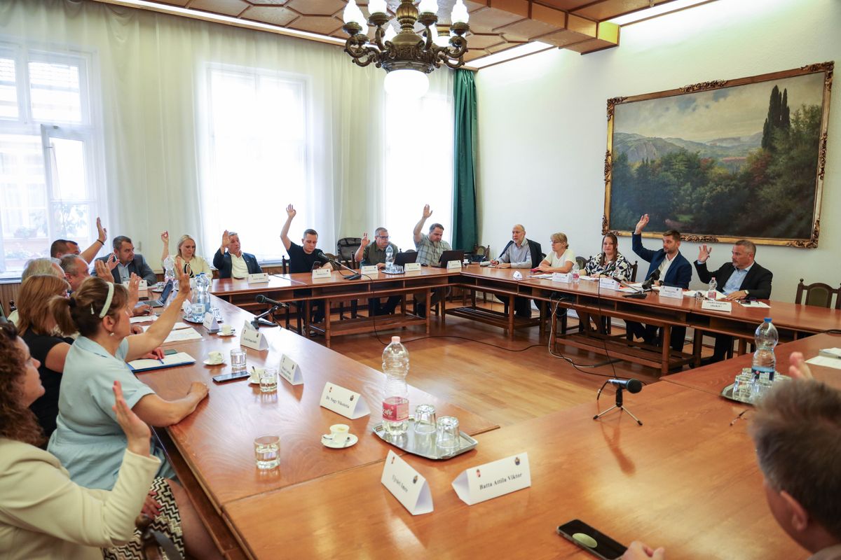 Soron kívüli ülést tartott a Jász-Nagykun-Szolnok vármegyei közgyűlés