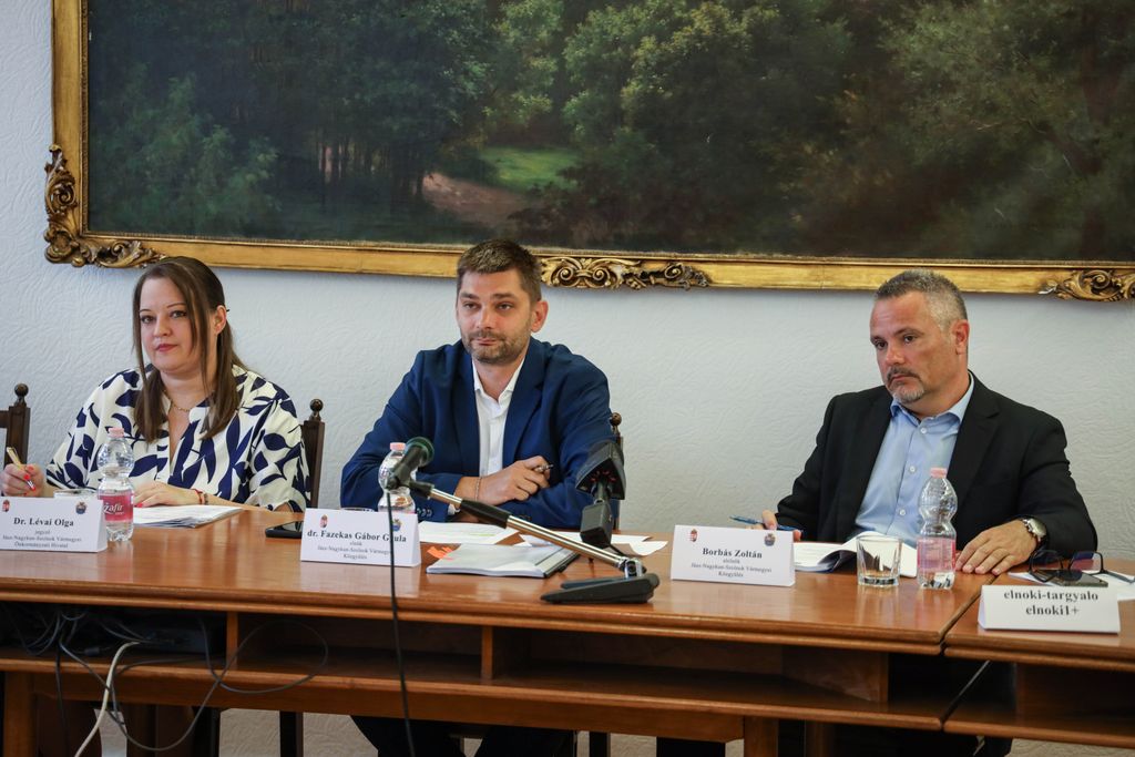 Soron kívüli ülést tartott a Jász-Nagykun-Szolnok vármegyei közgyűlés
